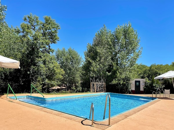 Casa Rural 'La Casa Del Taller' Con Vistas A La Montaña, Piscina Compartida Y Aire Acondicionado - Alájar