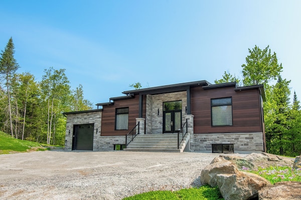 New! Chalet Forena | 4 Bedrooms / Tremblant Living - Laurentides