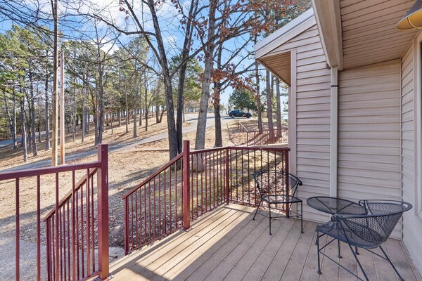 Cozy 2-bedroom Bungalow-near Table Rock Lake-free Tickets-cmty Pool-pickleball - Coney Island, MO