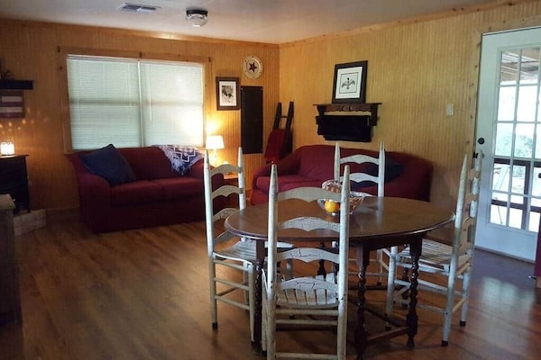 Firefly Lane Cabin 3 - Mississippi