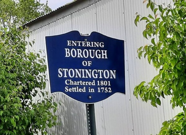 This Apartment Is A 1 Bedroom(s), 1 Bathrooms, Located In Stonington, Ct. - Watch Hill, RI
