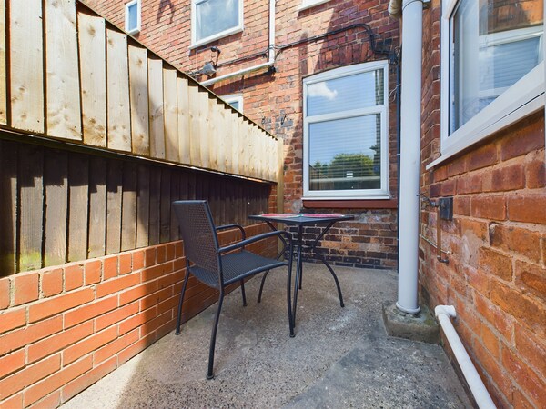 Welcome To Lily's Cottage - A Three Bedroom House Sleeping Up To Five Guests - Gulliver's Valley Theme Park