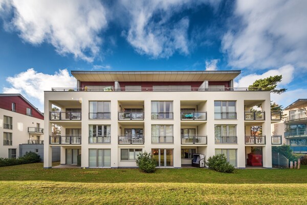Gemütliche Ferienwohnung Mit üBerdachter Terrasse, Direkt Am Strand - Putgarten