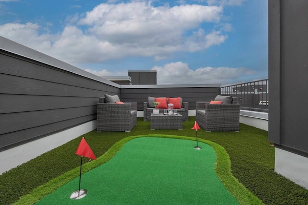Vibrant Getaway | Short Walk To At&t + Globe Life - Euless, TX