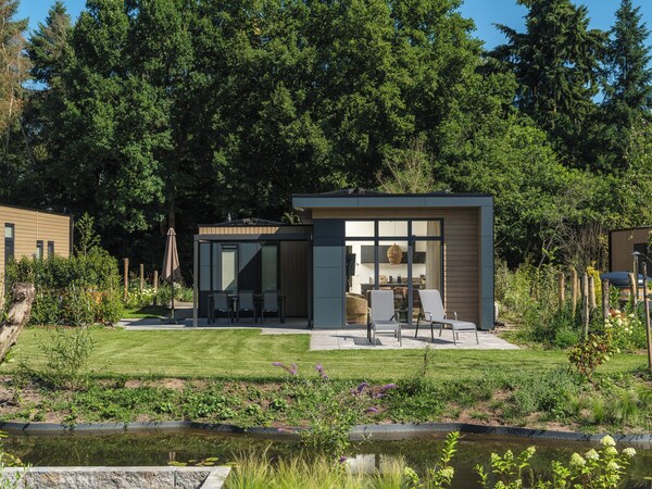 Stijlvolle 6-persoonswoning Met Drie Slaapkamers, Moderne Keuken, Airconditioning, En Een Sfeervolle Buitenruimte Met Luxe Pergola En Privé Hottub. Geniet Van Comfort En Natuur Op De Veluwe. - Eerbeek