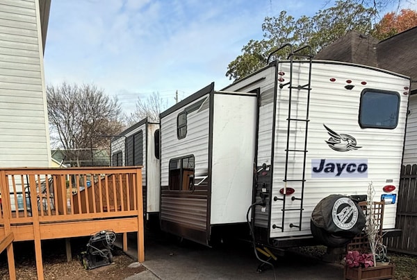 Dinner Is Served! Charming Luxe Trailer W/wifi, Heat & Ac @ The Heart Of Atlanta -