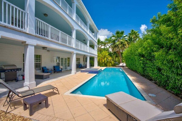 Oceanside Manor-private Pool 30' Dock 360 View - Key Colony Beach, FL