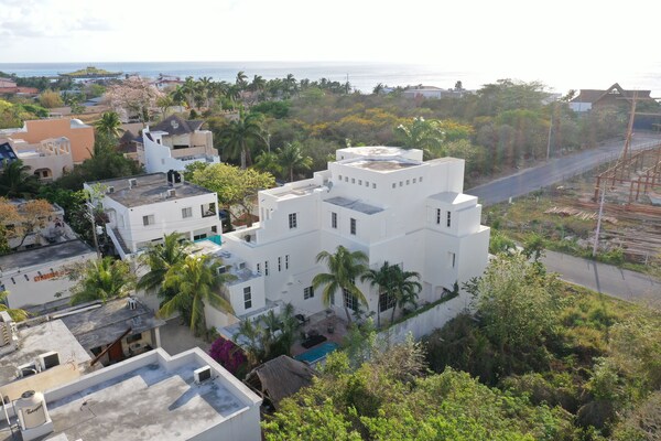 Cozumel Luxury Villa: Spacious 6-bedroom House In Charming Cozumel - Cozumel