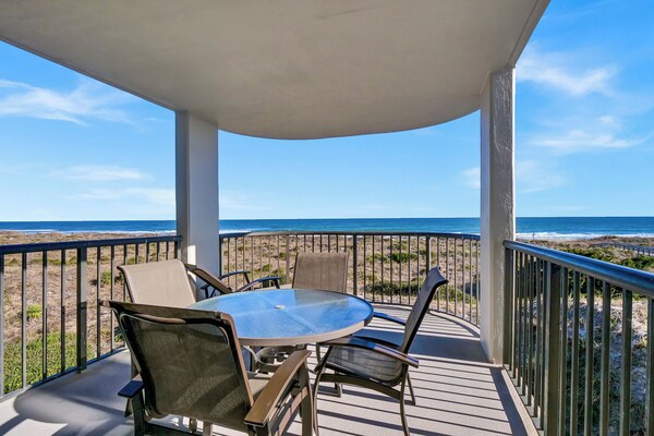 Wrightsville Oceanfront Condo: Pool, Ocean Views, Beach Access - Wilmington, NC
