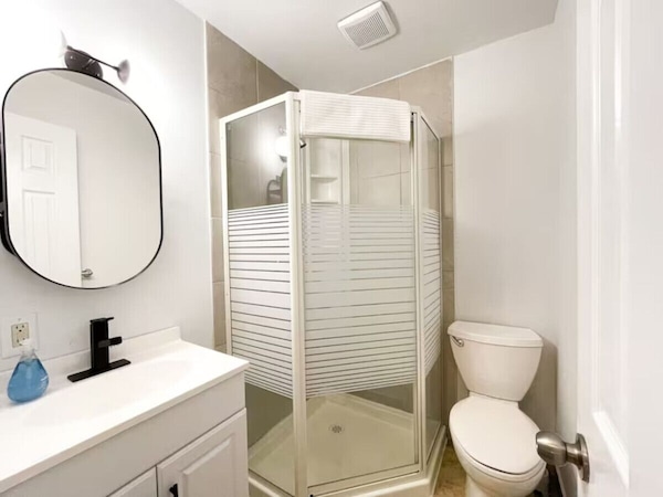 Boutique Hotel #5 - 2 Queen Beds - Ontario