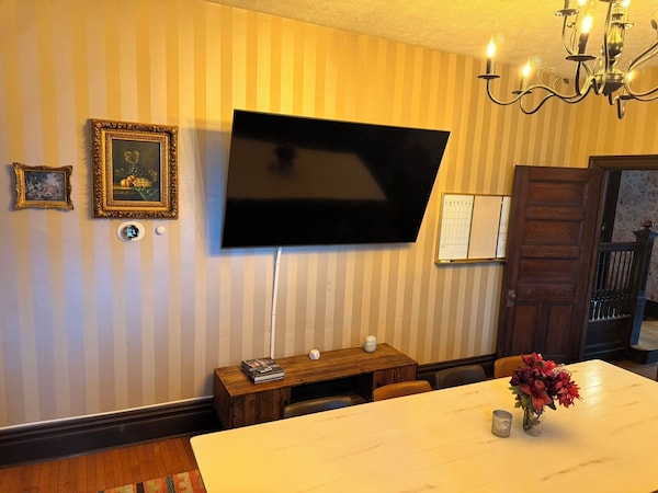 4 Br 2 Baclassical Victorian Home Off Walnut Street In Shadyside Pittsburgh - Pittsburgh, PA
