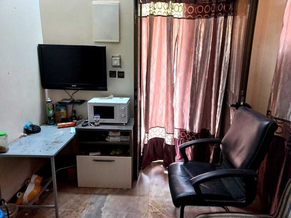 Belle Villa Avec 6 Chambres, 5 Douches, Eau Chaude/froide Avec Un Grand Parking - Niamey