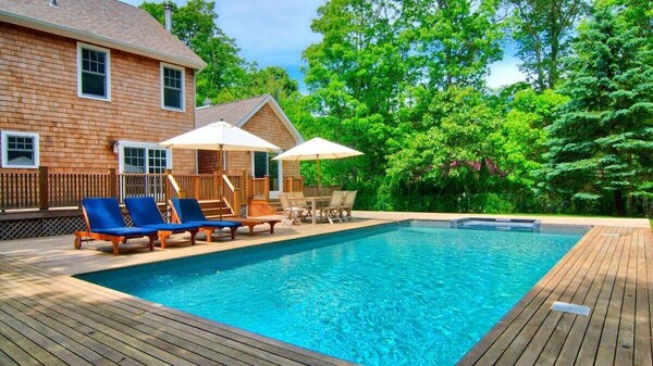 Charming And Spacious Wainscott Home Close To Town And Beaches, Great For... - Bridgehampton, NY