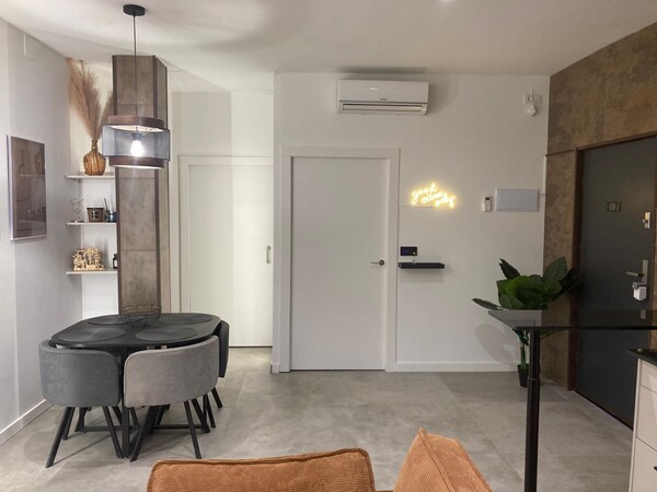 Large Studio In Valencia - Valencia