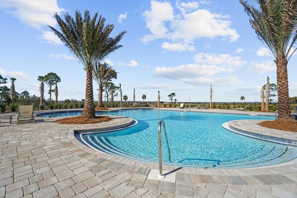 Cozy 4br | Sleeps 14 | Bikes, 2 Pools, Golf Cart - Port St. Joe, FL