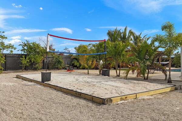 Cape Heaven, Heated Pool, And Volleyball Court, And Park. - 開普科勒爾