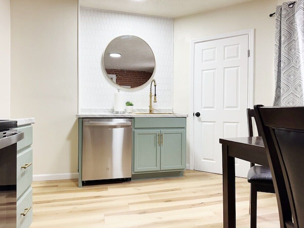 The Cardinal 810 D -3br-1ba Apt\n - Ford Center