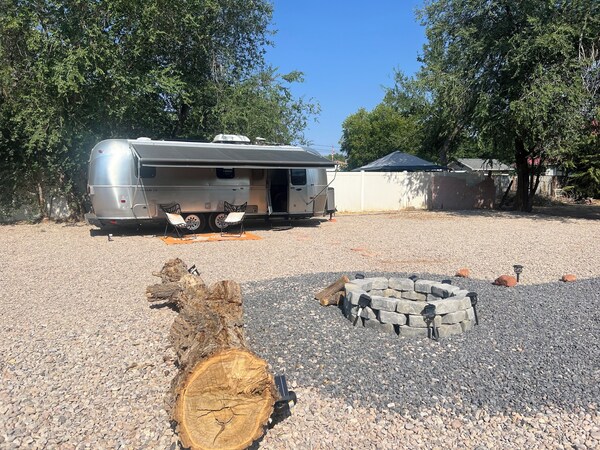 The Silver Oasis - Airstream Camper Trailer In Hurricane, Utah Near Zion Park +\N - Hurricane, UT