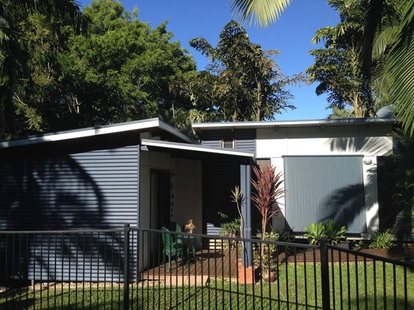 Quiet Tree Location In The Heart Of Carrara - Gold Coast