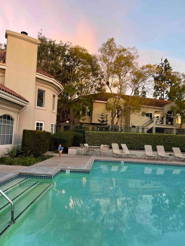 Cozy 2-bedroom Condo With Wifi, Fitness Room In Charming Aliso Viejo - Lake Forest, CA