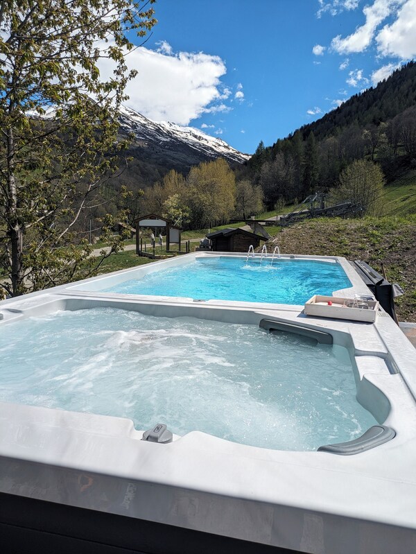 In A Savoyard Chalet The "Valmicat" Apartment 4/6 Pers - Private Spa - Ski Room - Valmeinier