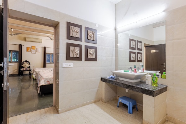 Krishraj Farms: Countryfamilyescape @Leopard Trail Aravali Near City & Airport! - Manesar
