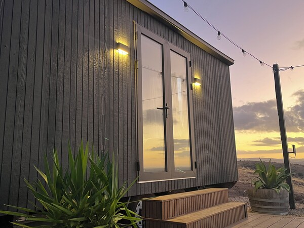 Currolga Tiny Coastal House - "View To Die For" - Adelaide