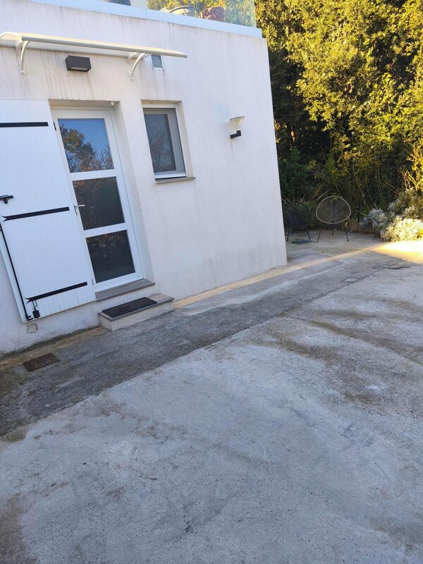 Ground Floor With Beautiful Garden And View - Carros