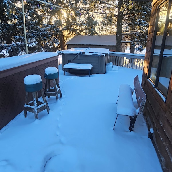 Charming 2-bedroom Cabin With Wifi, Hot Tub, Large Decks In Amazing Canandaigua - Finger Lakes, NY