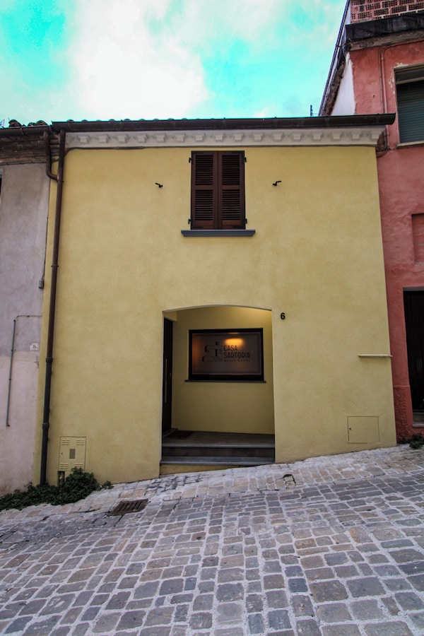 Casa Sartoria - Cozy And Modern, In The Historic Center Of Pergola - Pergola