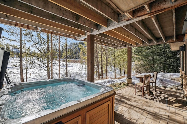 The Beaver Lodge At Breckenridge: Beautiful Home - Private Hot Tub - Breckenridge, CO
