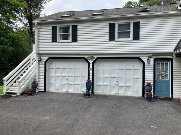 New One Bedroom Apartment Centrally Located In Southbury - Newtown, CT