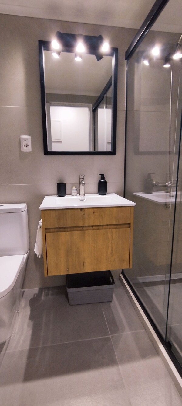 Charming 1-bedroom Apartment In Montevideo With Wifi, Ac - Montevidéu
