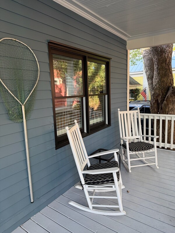 Charming New 3-br Bungalow In Historic Downtown Wilmingtonquiet & Walkable! - Leland, NC