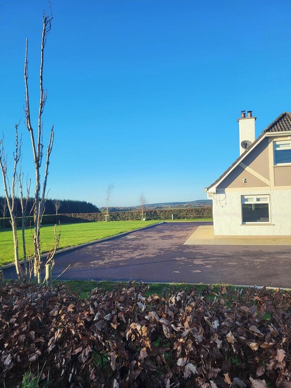 Four Bedroom Country Cottage With Scenic Views - Cork