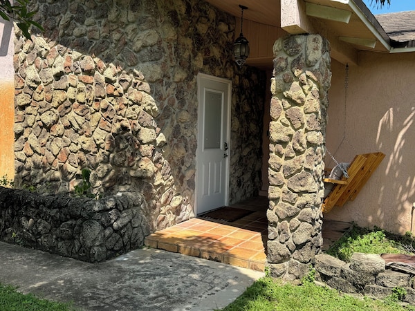 Private Apartment With Laundry In The Unit - West Palm Beach