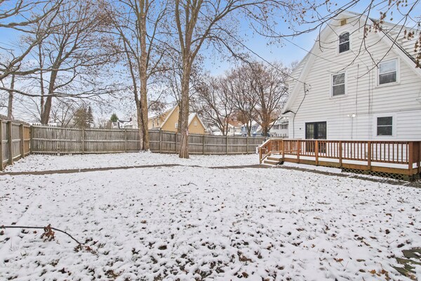 3-bedroom Private Home With Game Room, Fully Fenced, Near Lake Ontario Shoreline - Rochester, NY