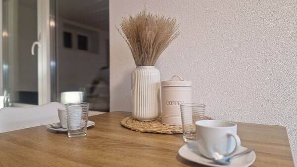 Queensize-bett, Top-ausgestatteter Arbeitsplatz, Gratis Parkplatz - Appenzell