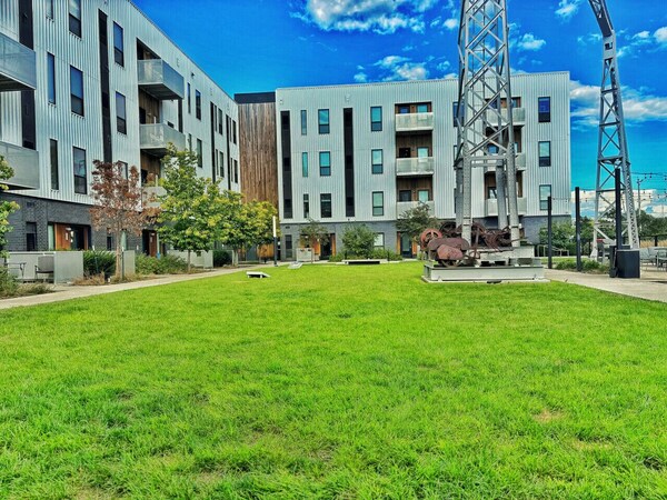 Bright And Modern Oasis  Your Home Away From Home! - Altoona, IA