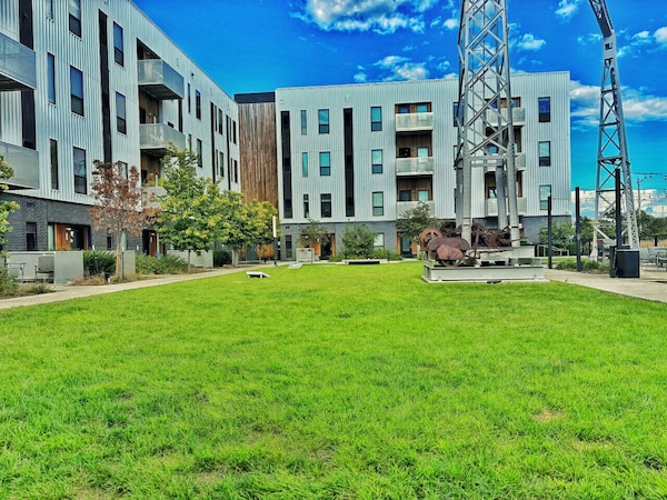 Bright And Modern Oasis Your Home Away From Home! - Altoona, IA