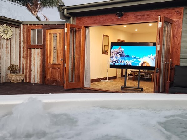 Uniquely Pambula- An Inviting Cottage With Warmth & Rustic Charm *Pet-friendly - South Coast