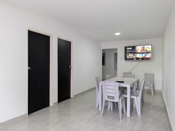 Spacious 5-bedroom House With Garage And Double Kitchens - Cali
