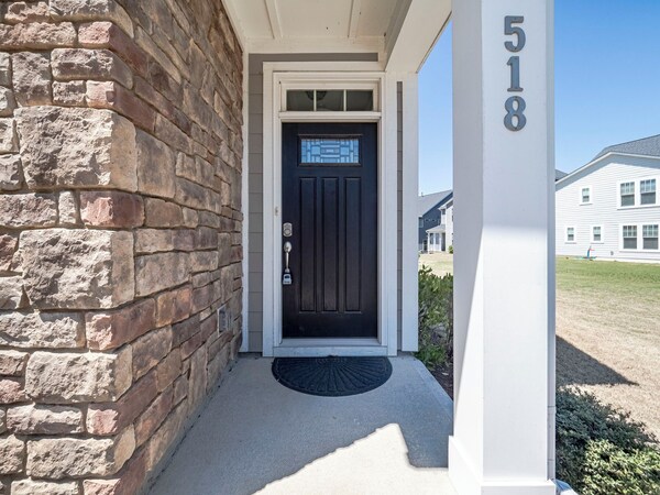 Charming 4-bedroom Family Home - Apex, NC
