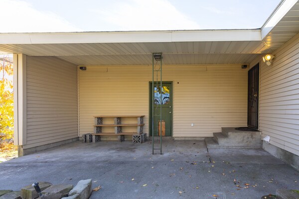 Peaceful And Welcoming 3 Bedroom/1.5 Bath Home Conveniently Located! - Spokane Valley, WA