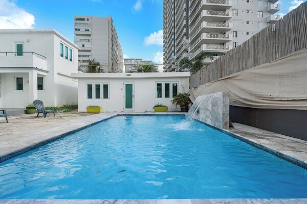 Beach Access Escape With Pool And Tanning Lounges - San Juan