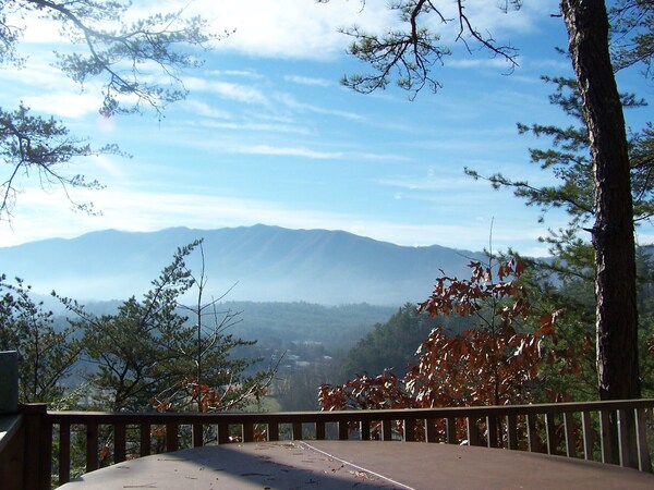 Laurel Ridge - 2 Bedroom/1 Bath, Hot Tub, Mtn View - Townsend, TN