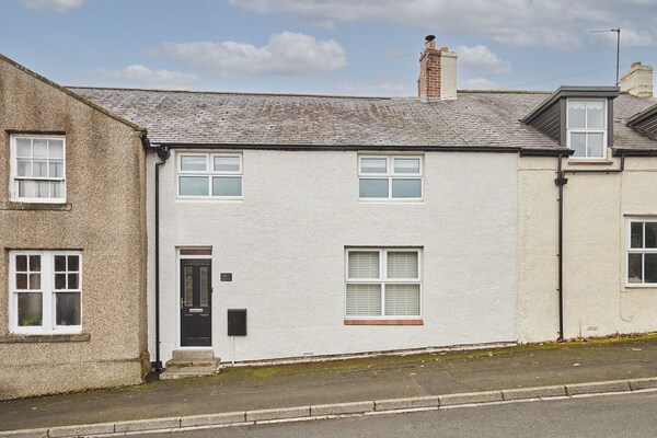Host & Stay | Cedar Cottage - Lindisfarne Castle