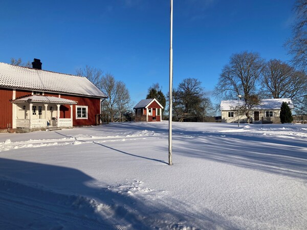 House On A Farm, Boat, Fishing, Barbecue, Sauna By The Lake. Electric Vehicle Chargers.  Near The Slalom Slope. - Vetlanda