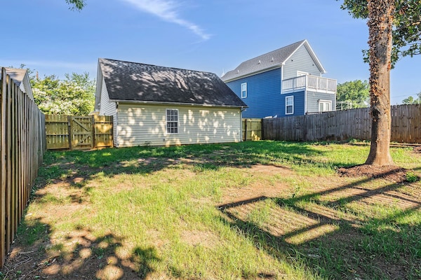 Cozy 3br Retreat With Wifi And Ac In The Heart Of Raleigh - Raleigh, NC