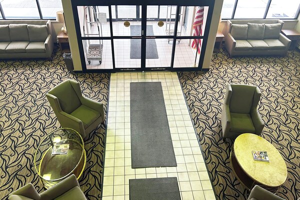Blue Way Inn And Suites Lacrosse - 2 Queen Bed Non Smoking - La Crosse, WI